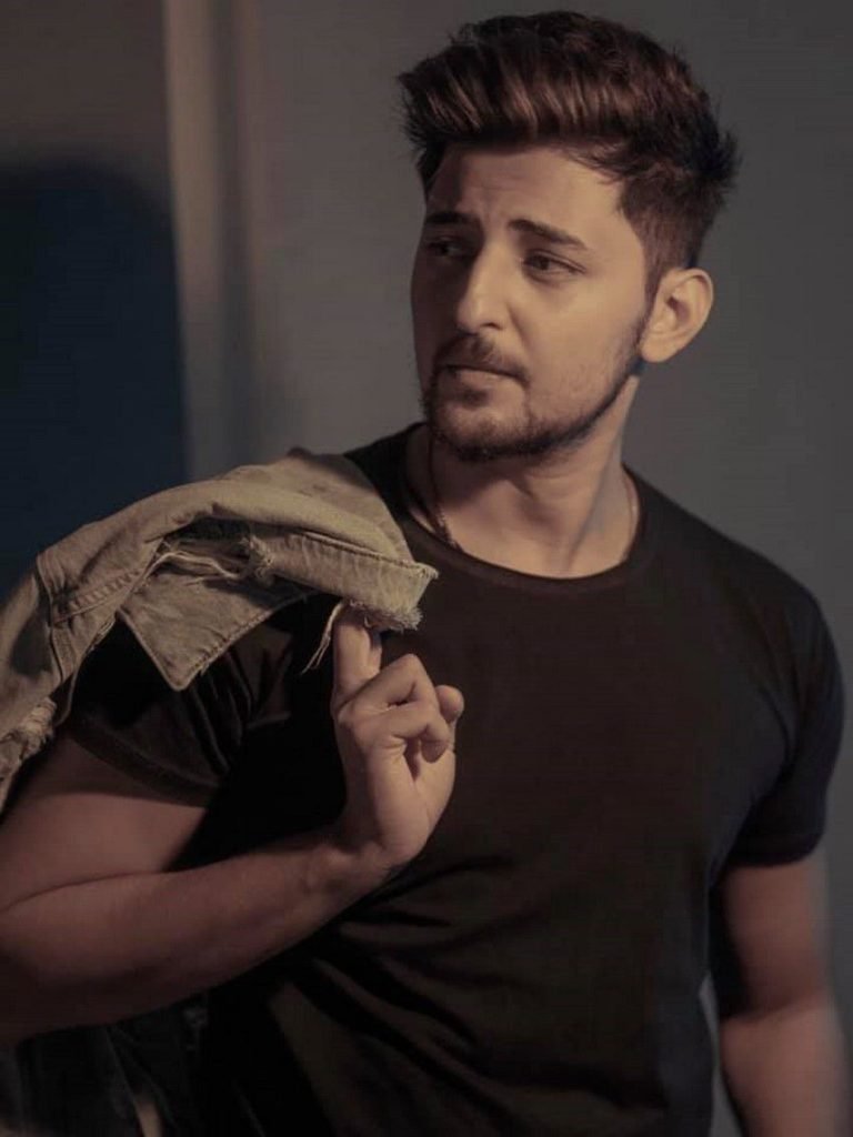 Darshan Raval (Singer) Wiki, Age, Family, Girlfriend, Songs, Biography ...