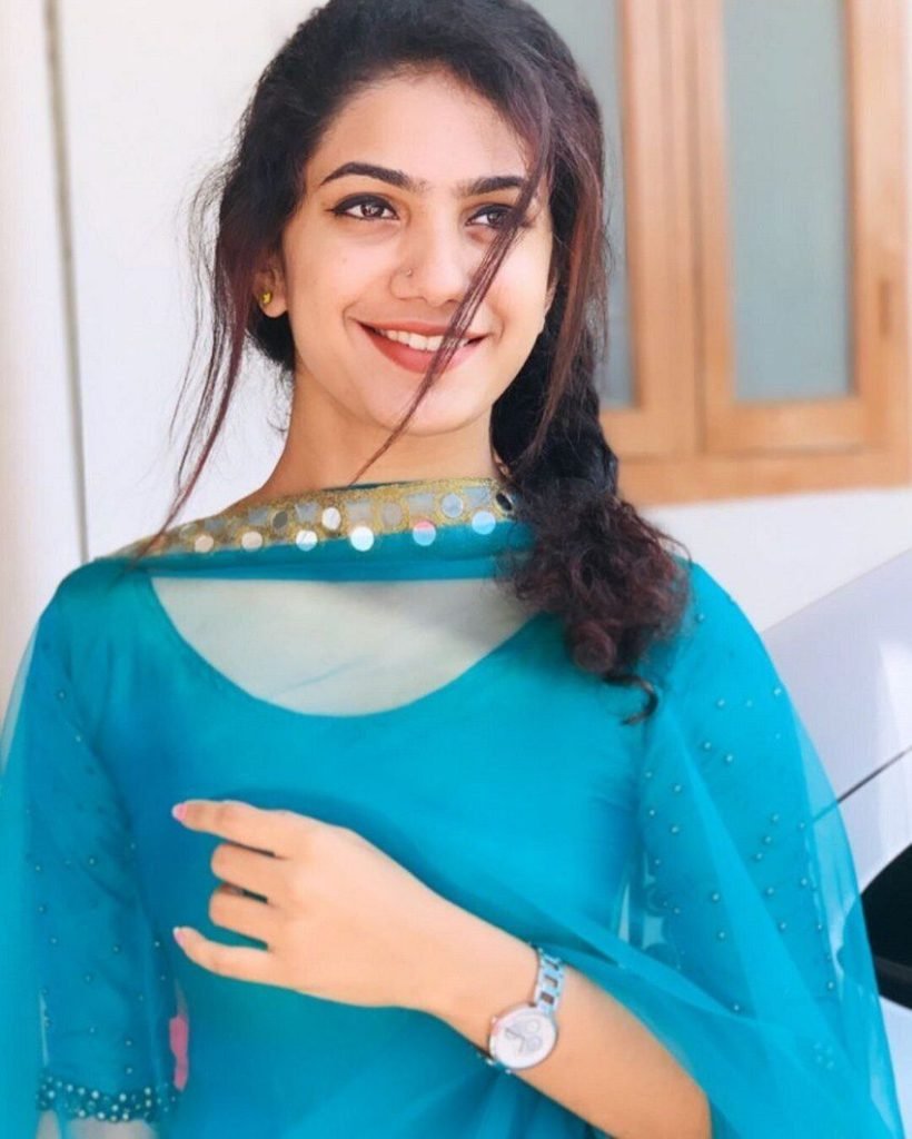 Deepa Thomas Age, Family, Husband, Movies, News, Biography - BREEZEMASTI