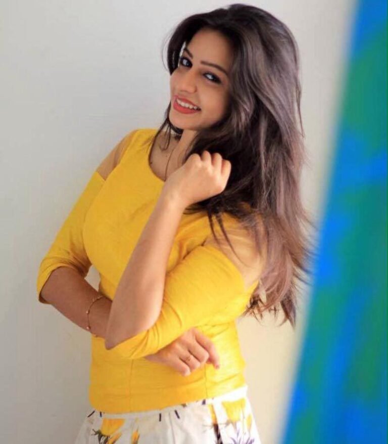 Divya Ganesh Age, Family, Husband, Movies, Serial, Biography - BREEZEMASTI