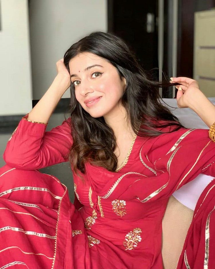 Divya Khosla Kumar Age, Husband, Net Worth, Movies, Biography - BREEZEMASTI