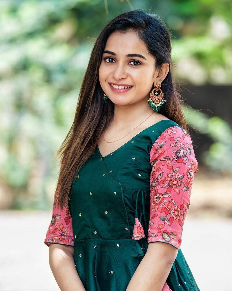 Fouziee Hidhayah Age, Family, Husband, Net Worth, Movies, Biography ...