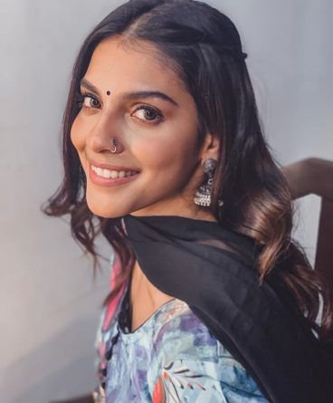 Harshadaa Vijay Age, Family, Husband, Movies, Biography - BREEZEMASTI