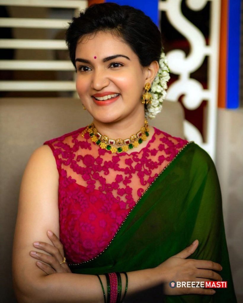 Honey Rose Age, Family, Husband, Movies, Biography & More - BREEZEMASTI