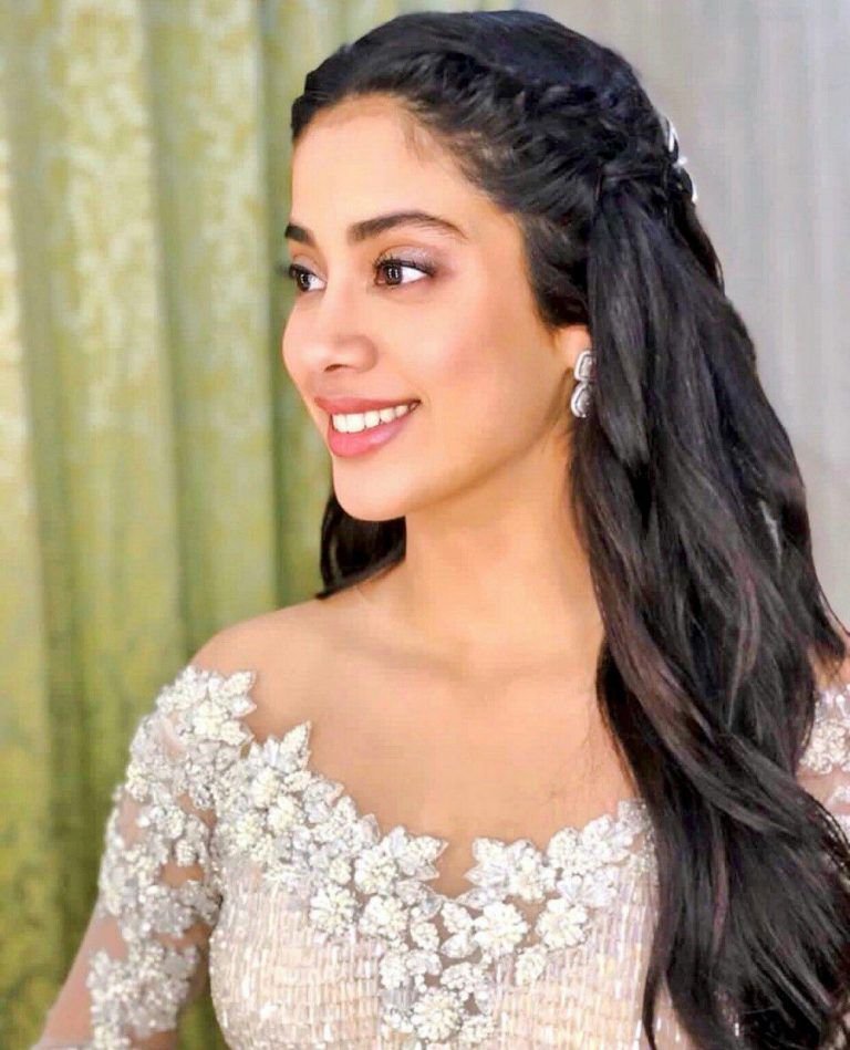 Janhvi Kapoor Age, Family, Boyfriend, Movies, Net Worth, Biography ...