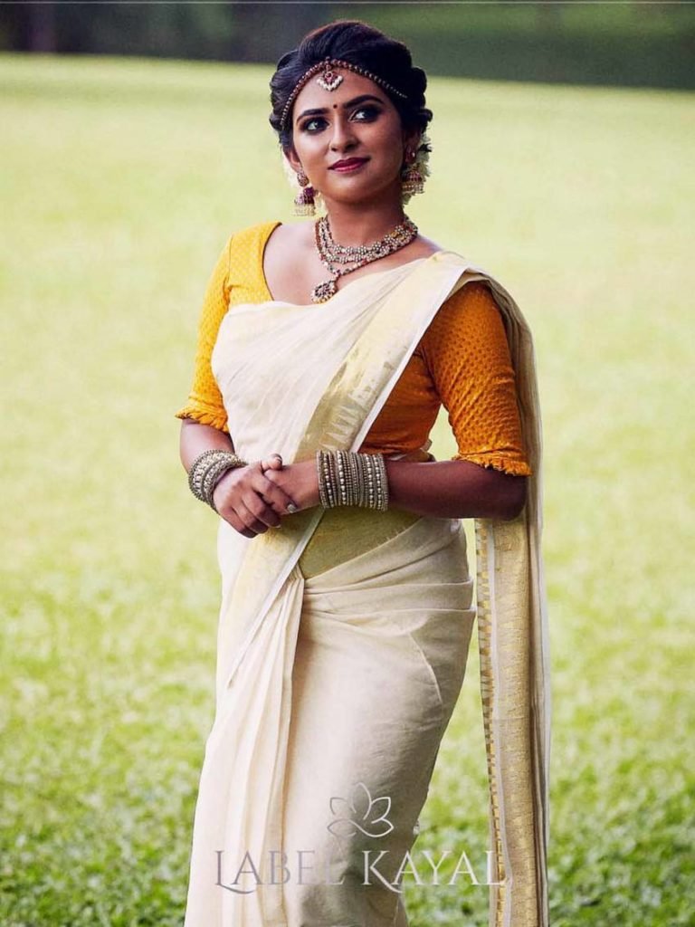 Parvathy Arun Age, Family, Husband, Movies, Biography - BREEZEMASTI