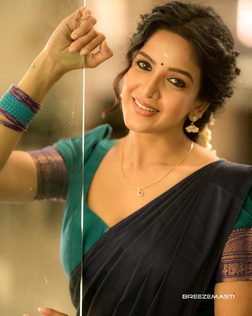 Pavani Reddy Age, Family, Husband, Movies, Serial, Biography - BREEZEMASTI