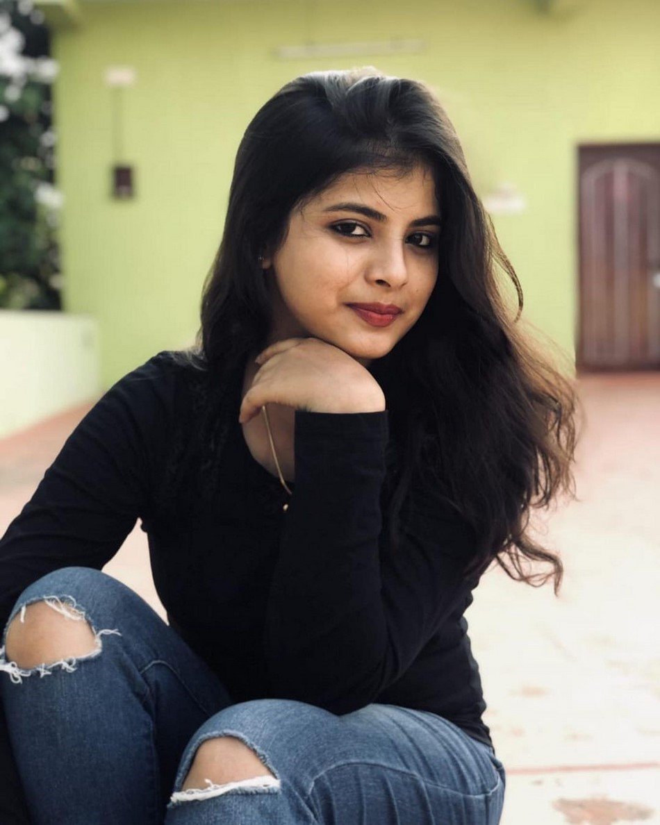 Sandhya Ramachandran Age, Family, Husband, Serial, Biography, Wiki ...