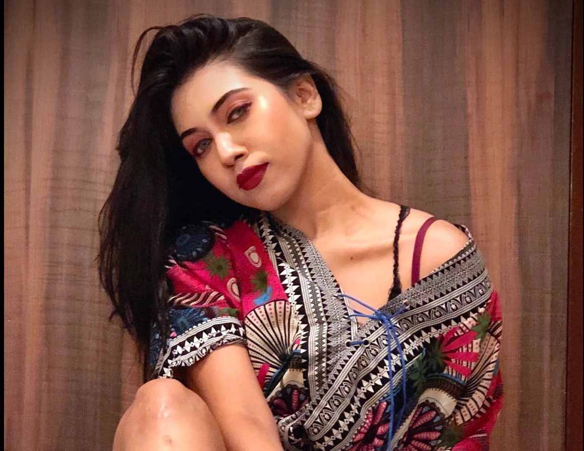 Simran Khan Web Series, Age, Family, Movies, Husband, Biography ...
