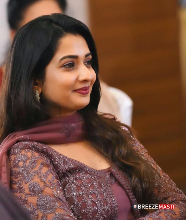 Sonal Monteiro Age, Family, Husband, Movies, Biography - BREEZEMASTI