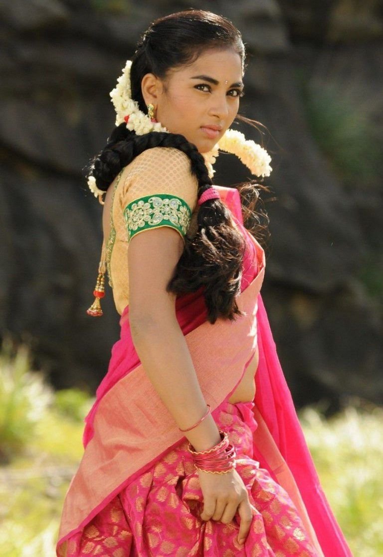 Srushti Dange Age, Husband, Family, Movies, Biography - BREEZEMASTI