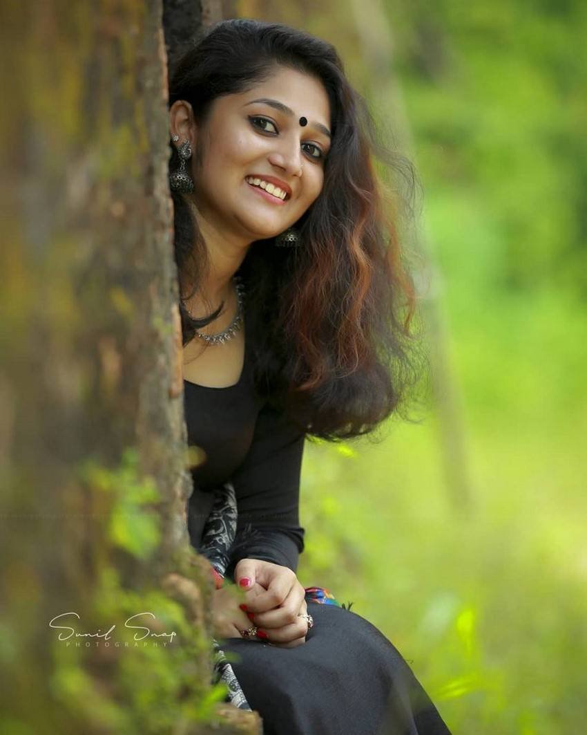 Susmitha Prabhakaran Age, Family, Husband, Serial, Biography - BREEZEMASTI