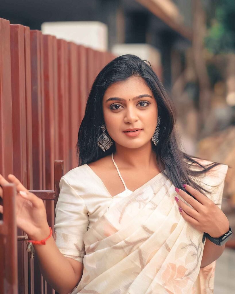 Varshini Suresh Age, Family, Husband, Net Worth, Serial, Biography - BREEZEMASTI