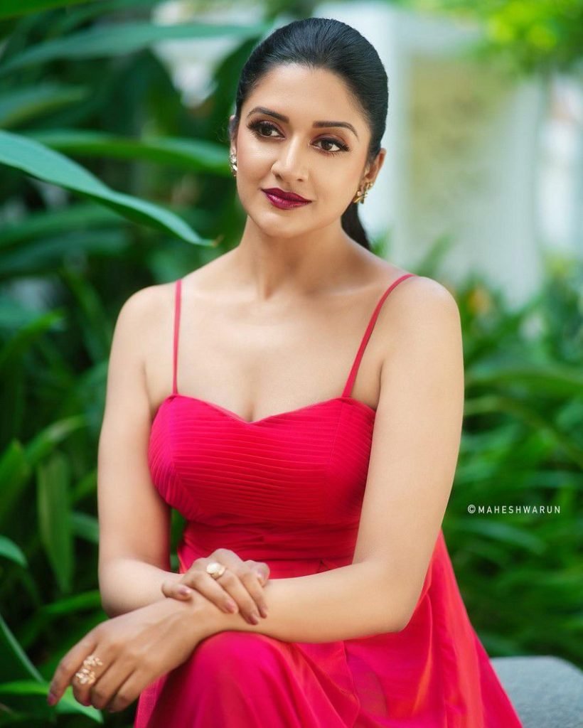 Vimala Raman Age, Height, Family, Husband, Movies, Biography - BREEZEMASTI