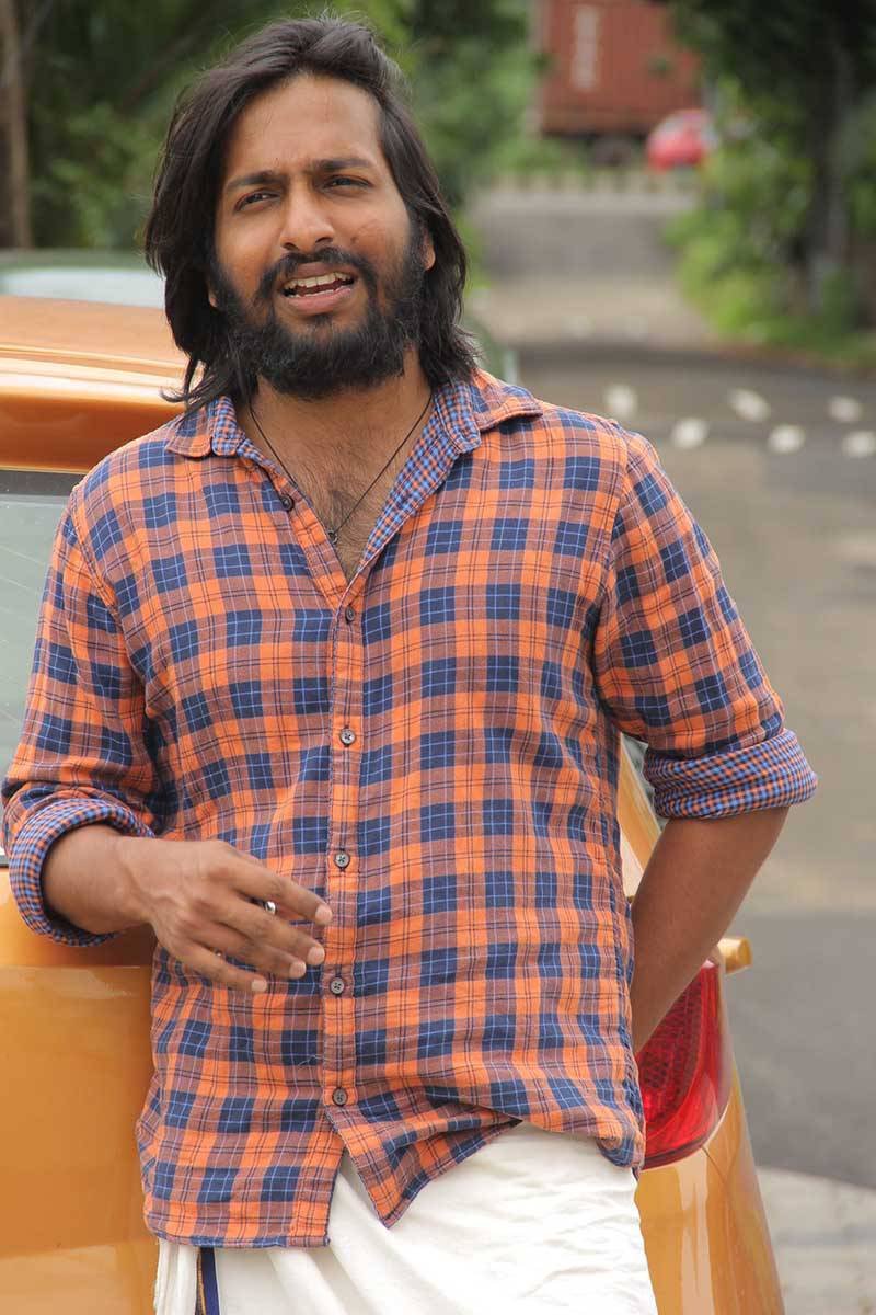 Vineeth Vasudevan Age, Family, Wife, Movies, Biography - BREEZEMASTI