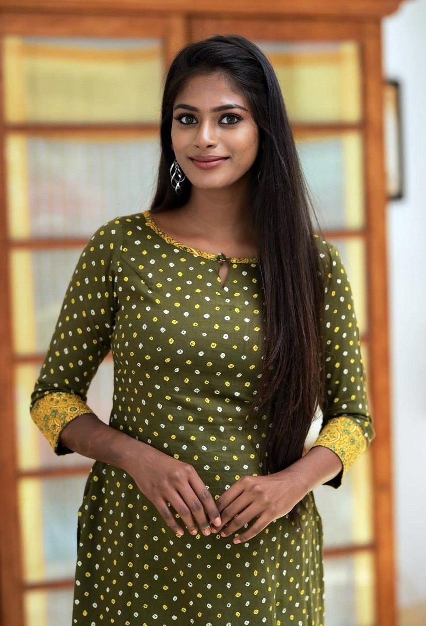 Vinusha Devi Age, Family, Husband, Movies, Serial, Biography - BREEZEMASTI